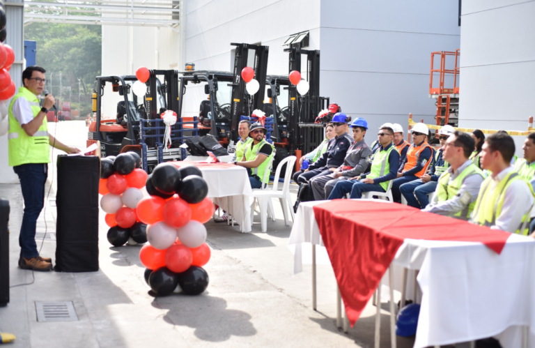Coca-Cola FEMSA implementa montacargas 100% eléctricos en Bucaramanga ...